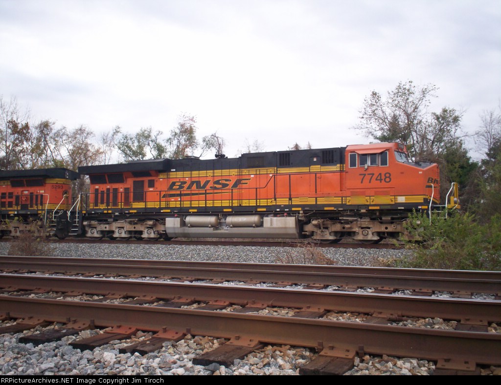 BNSF 7748